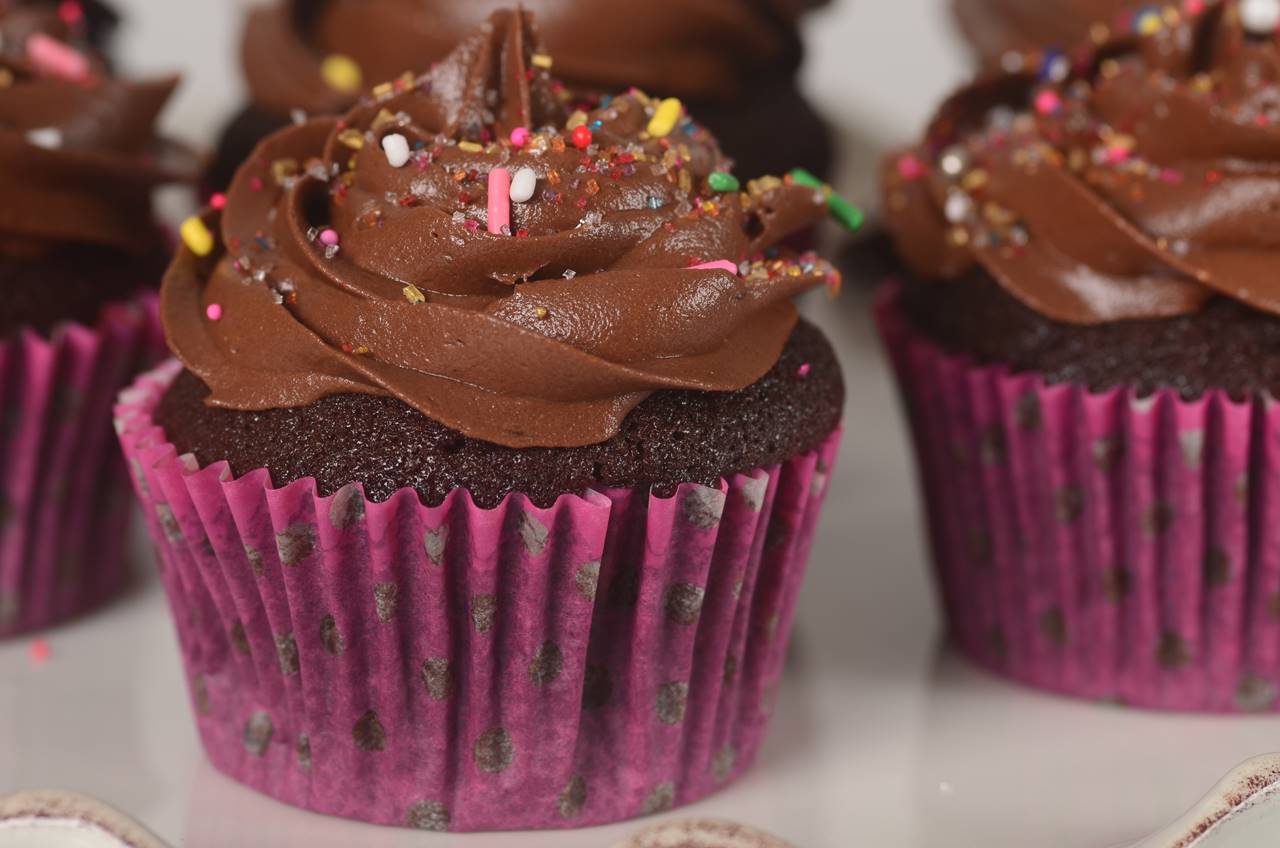Chocolate Cupcakes Video Recipe